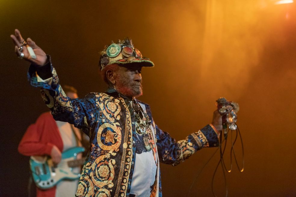 Muere Lee 'Scratch' Perry, legendario productor de dub y reggae