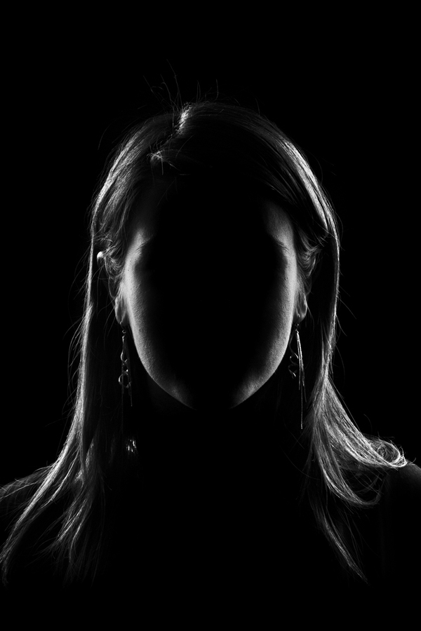 La ominosa ausencia de rostro en las fotografías de Quentin Arnaud (FOTOS)