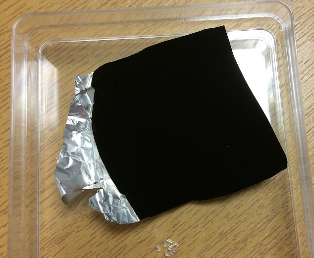 La poética negrura de Vantablack, el material más oscuro jamás creado ...