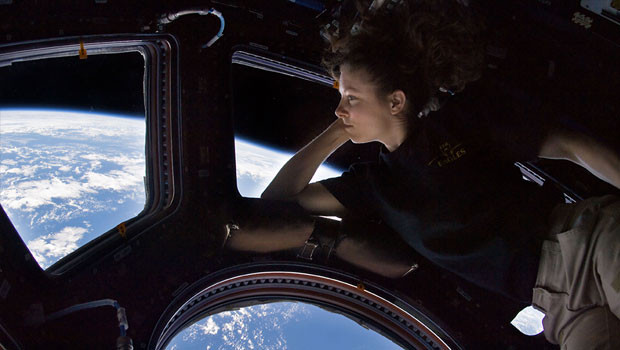 Cosmonautas rusos descubren vida gestándose en el espacio