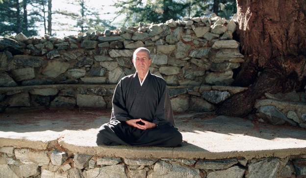 Un día con el monje zen Leonard Cohen (VIDEO)